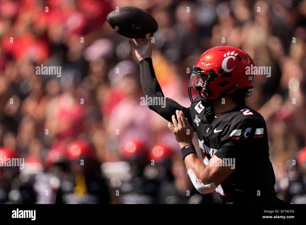 Cincinnati quarterback Brendan Sorsby throws a pass during the first ...