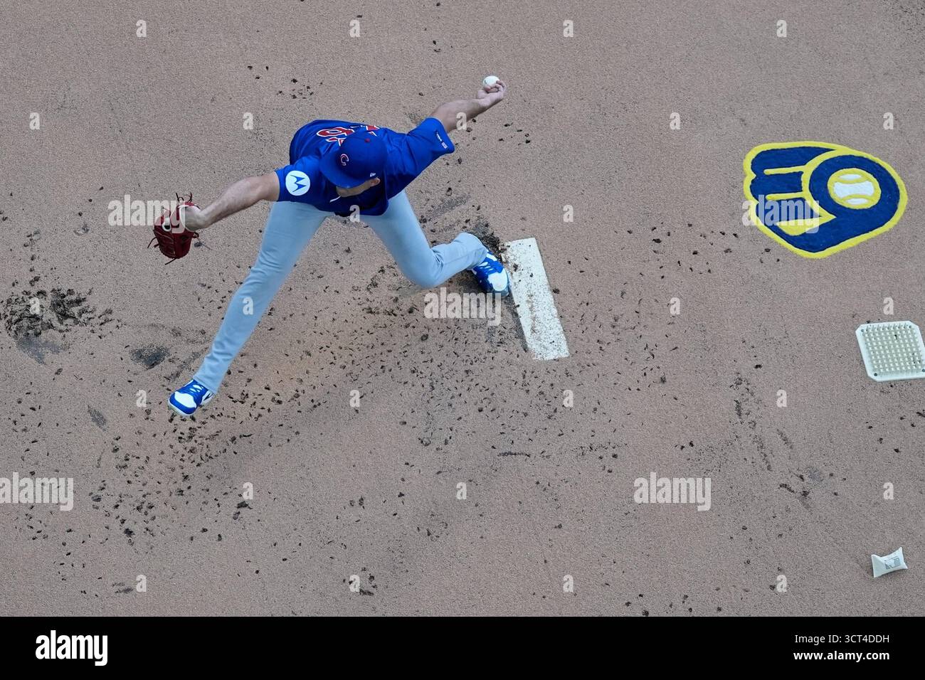 Chicago Cubs pitcher Matthew Boyd throws during the first inning of ...