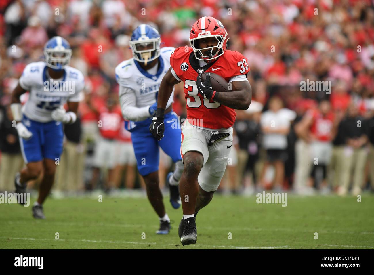 ATHENS, GA - OCTOBER 04: Running back Chauncey Bowens #33 of the ...