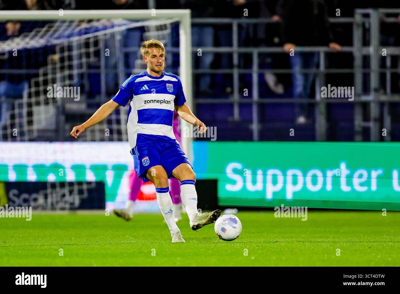 Zwolle - Simon Graves of PEC Zwolle during the eight competition round ...