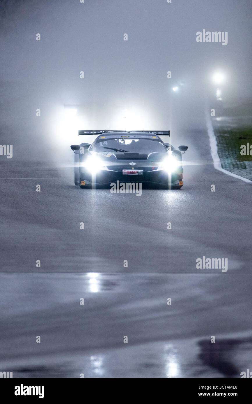 Jack Aitken (Großbritannien, Emil Frey Racing, Ferrari 296 GT3, #14) im ...