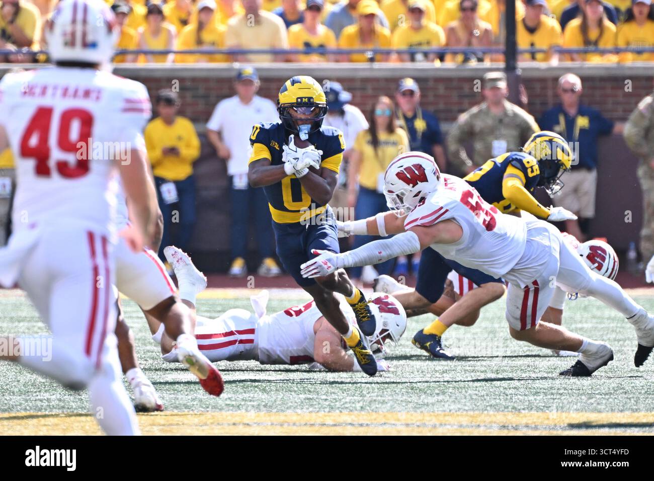 ANN ARBOR, MI - OCTOBER 04: Michigan Wolverines wide receiver Semaj ...