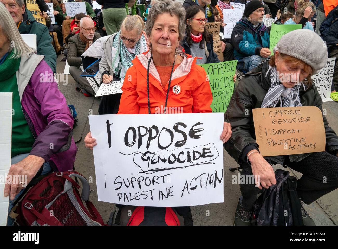 Trafalgar Square, London, UK, 4th October 2025. UK. - Approx 500 people ...