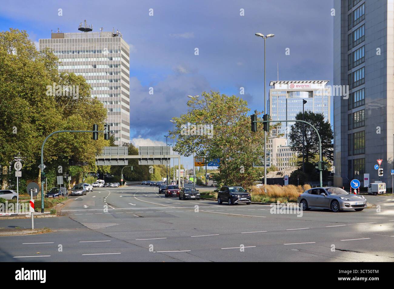 Hochhäuser im Stadtkern von Essen Hochhäuser in der Innenstadt von ...