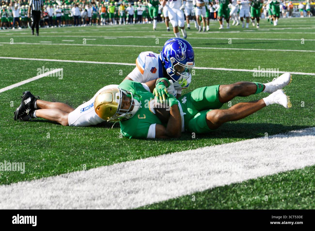 Notre Dame wide receiver Will Pauling (2) catches a touchdown pass ...
