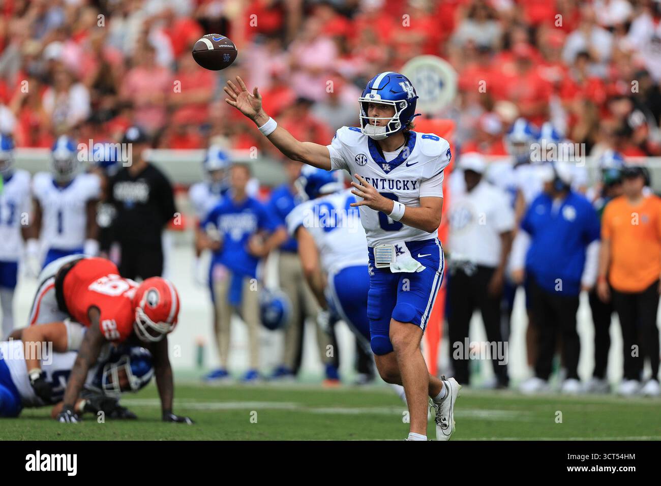 ATHENS, GA - OCTOBER 04: Quarterback Cutter Boley #8 of the Kentucky ...