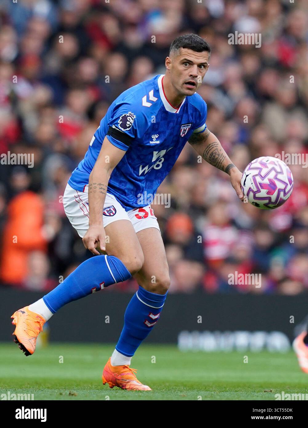 Manchester, England, 4th October 2025. Granit Xhaka of Sunderland ...