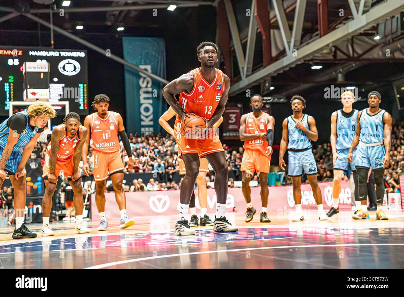 Chemnitz, Deutschland 03. Oktober 2025: 1.BBL - 2025/2026 - Niners Chemnitz vs. Veola Towers ...