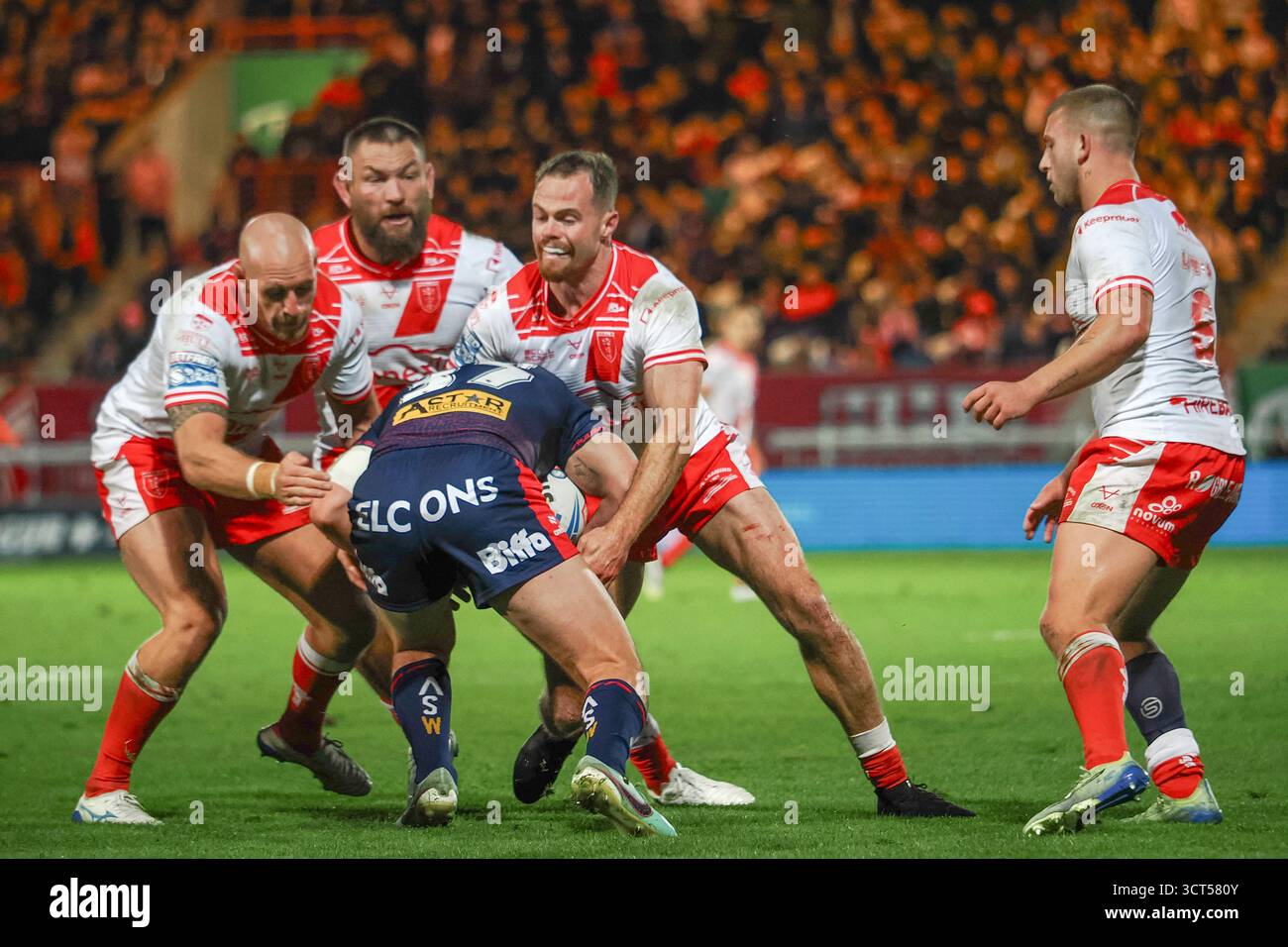 Hull, United Kingdom . 4 October, 2025. Pictured left to right, Shane ...
