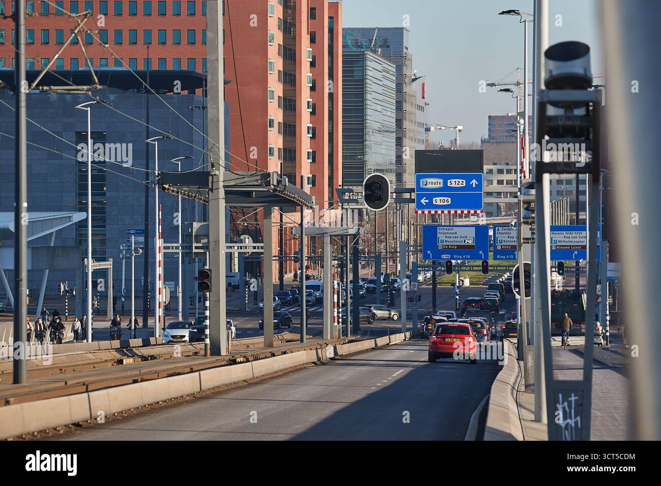 Road traffic on a main street in Rotterdam Stock Photo - Alamy