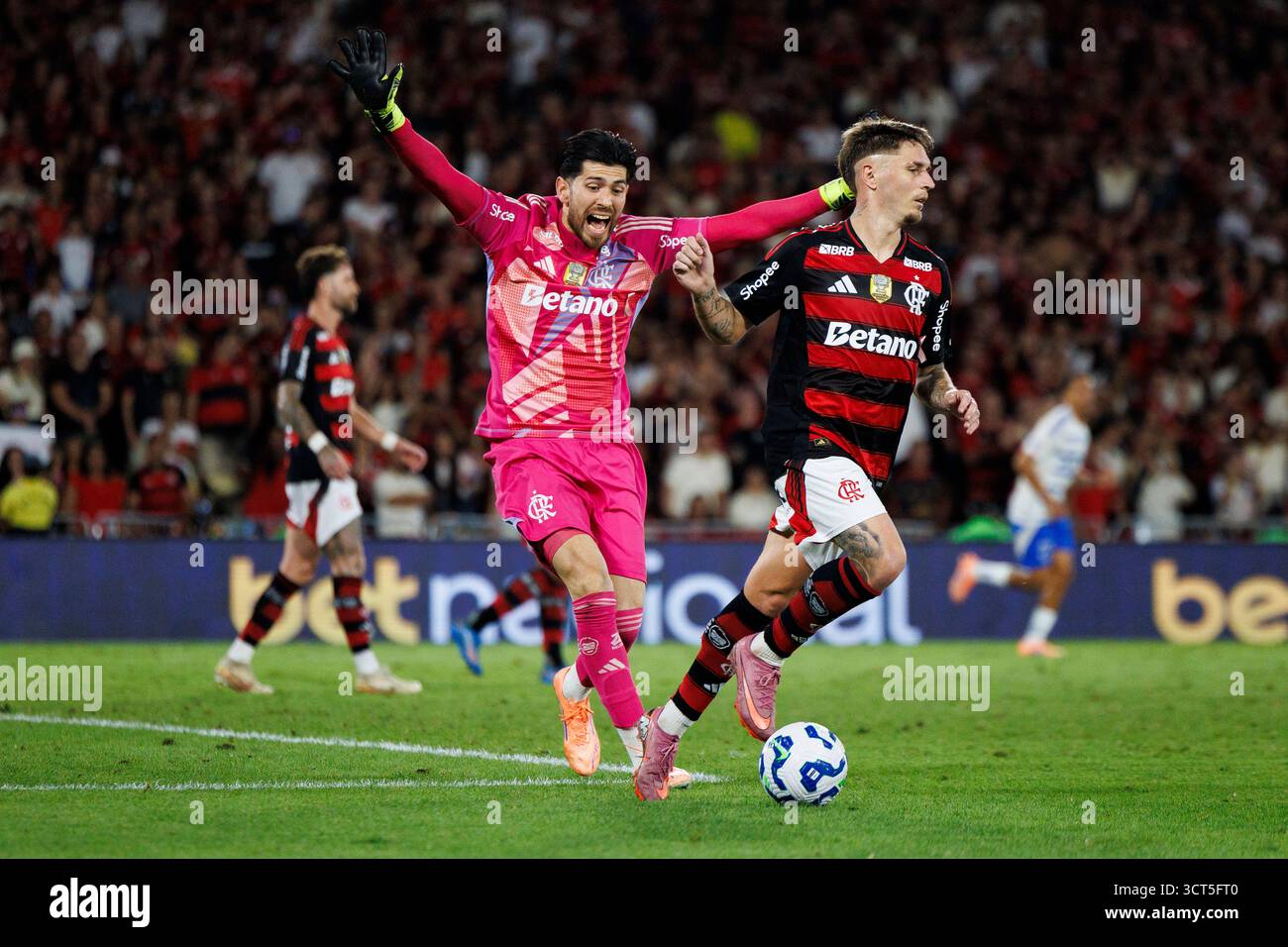 Rio de Janeiro, Brazil - October 02: Goalkeeper Agustin Rossi of CR ...