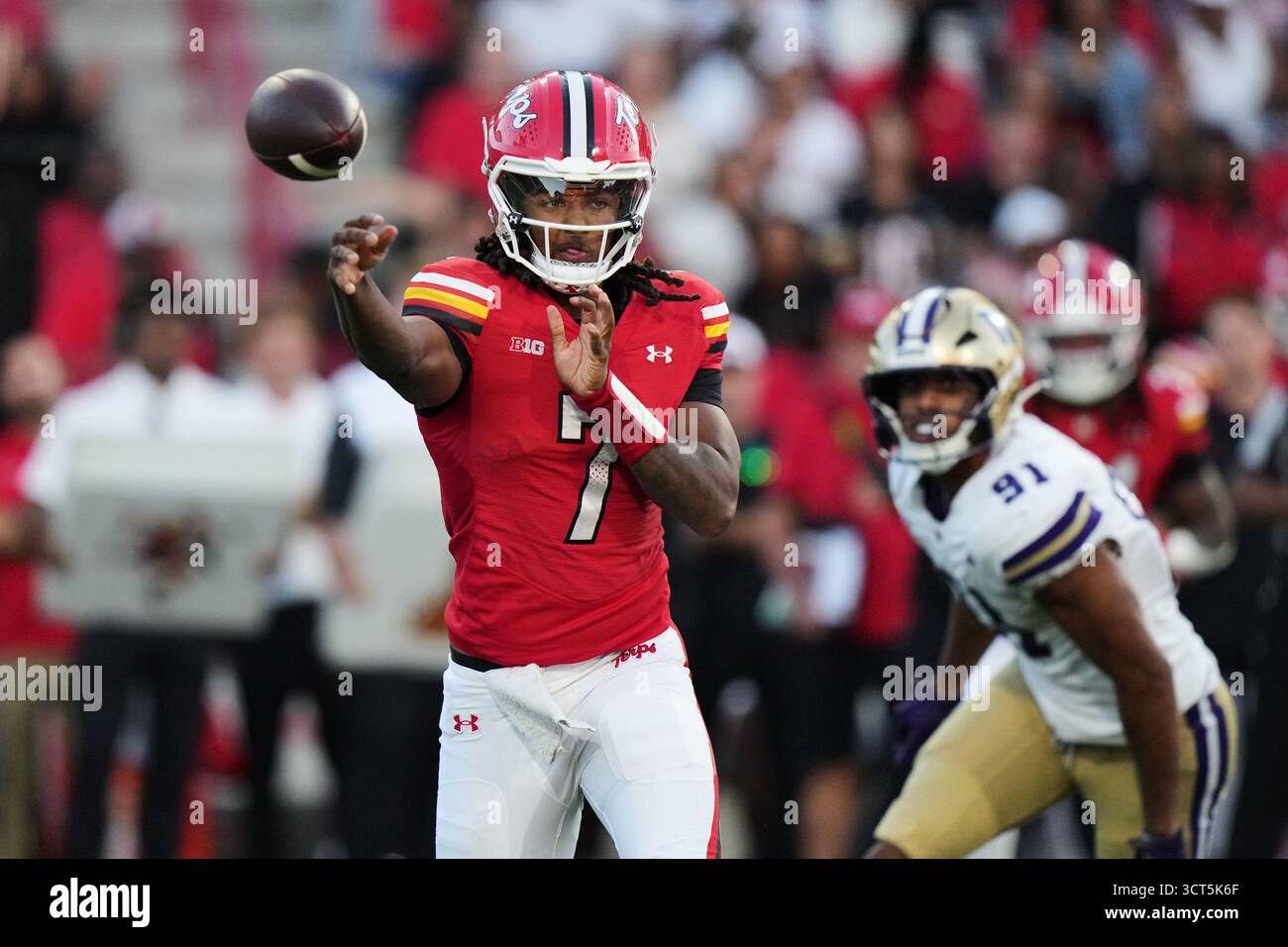 Maryland quarterback Malik Washington (7) throws against Washington during the second half of an ...