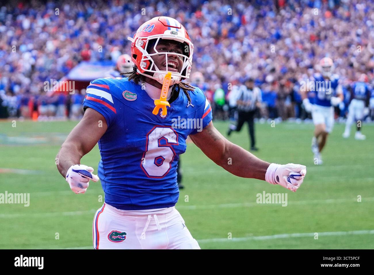 Florida wide receiver Dallas Wilson (6) celebrates after scoring a ...