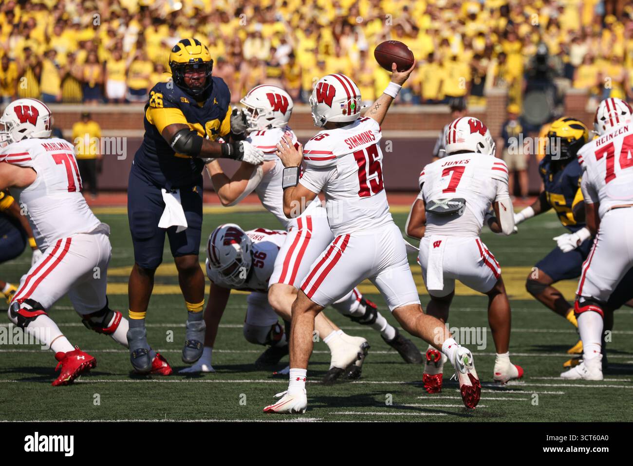 ANN ARBOR, MI - OCTOBER 04: Wisconsin Badgers quarterback Hunter ...