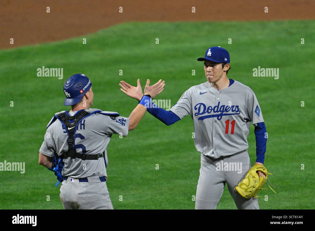 PHILADELPHIA, PA - OCTOBER 04: Los Angeles Dodgers catcher Will Smith ...