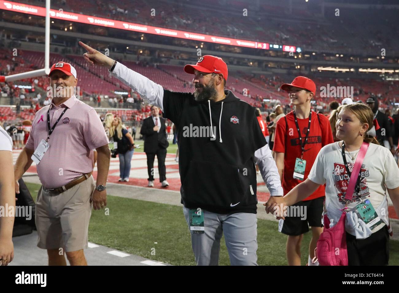 COLUMBUS, OH - OCTOBER 04: Ohio State Buckeyes defensive coordinator ...