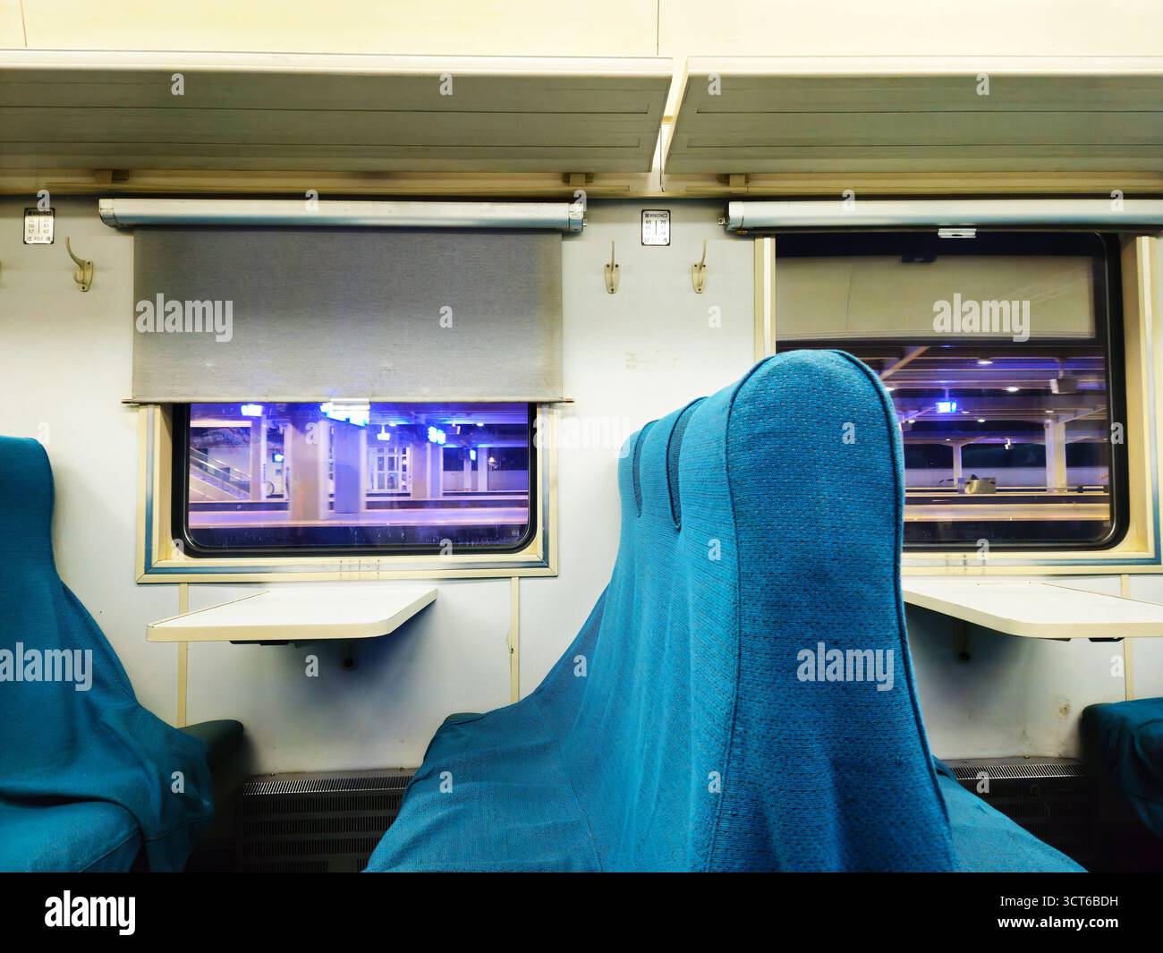 Light rail train departure hi-res stock photography and images - Alamy