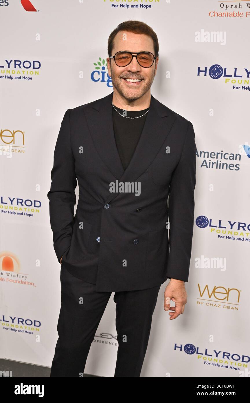 Ca. 04th Oct, 2025. Jeremy Piven at arrivals for HollyRod Foundation ...