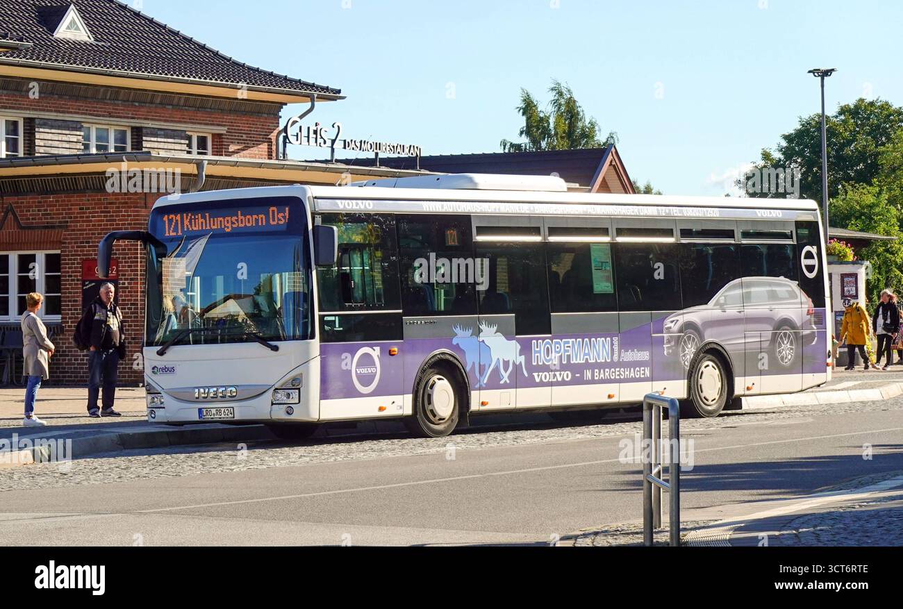 Busverkehr Mecklenburg - hier gesehen vor dem Bahnhof in Kühlungsborn ...