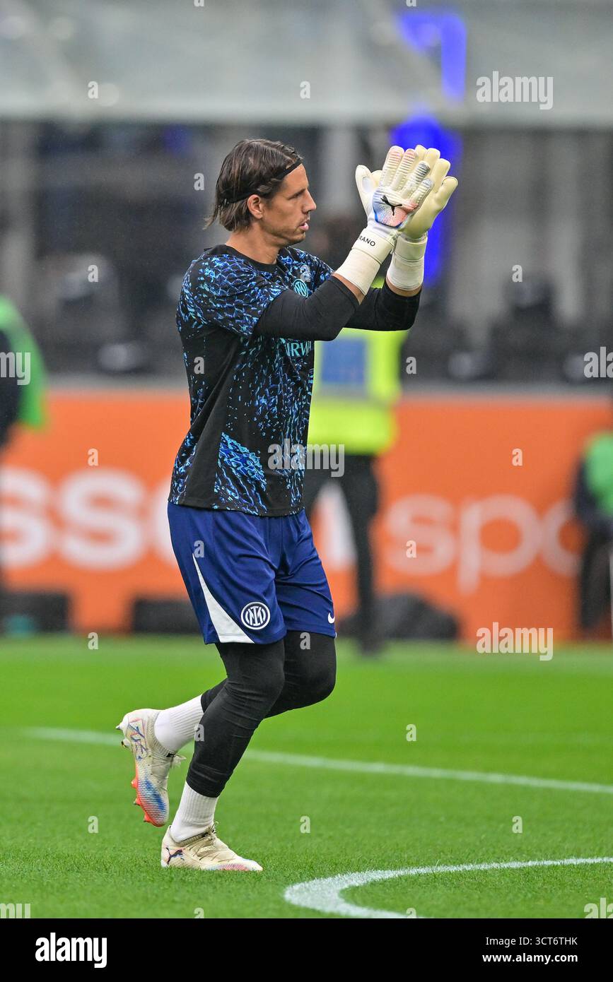 Milano, Italy. 04th Oct, 2025. Goalkeeper Yann Sommer of Inter is ...