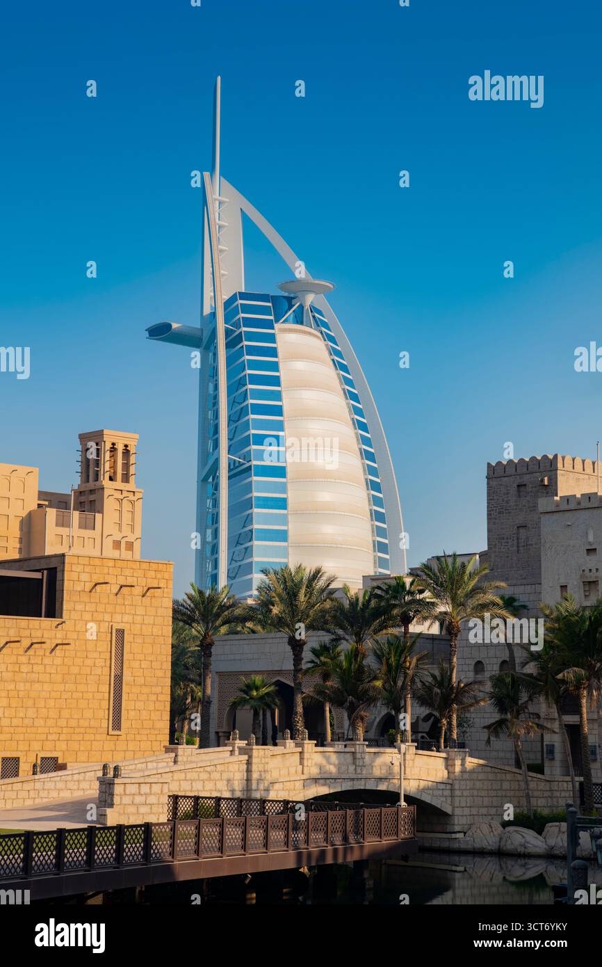 Burj dubai elevator hi-res stock photography and images - Alamy
