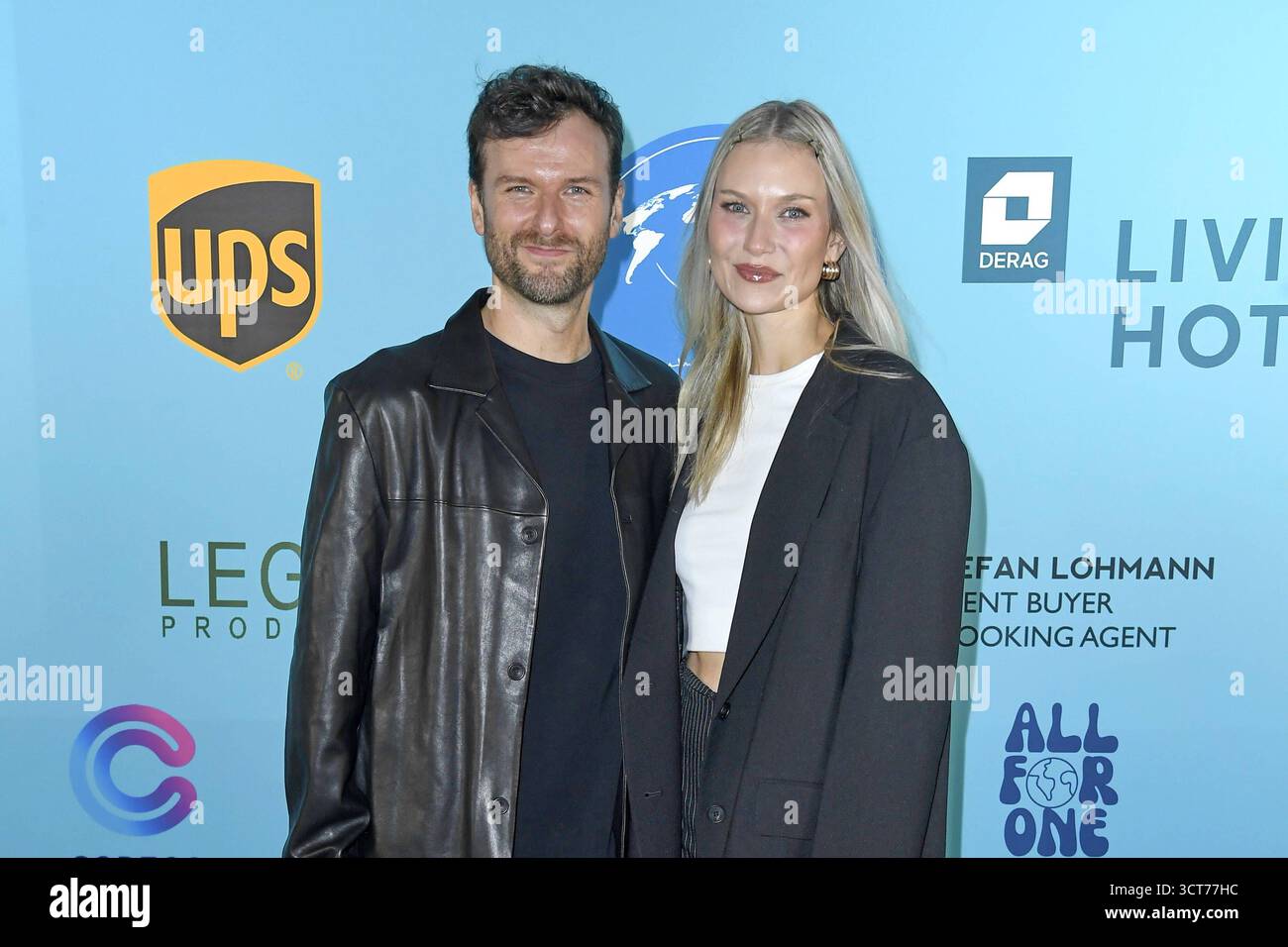 UNITED FOR CHILDREN in Hamburg Daniel Grunenberg mit Ehefrau Carolin Niemczyk Glasperlenspiel ...