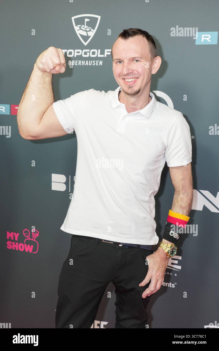 The Ultimate HYPE in Oberhausen Armwrestler Matthias Schlitte beim Box ...