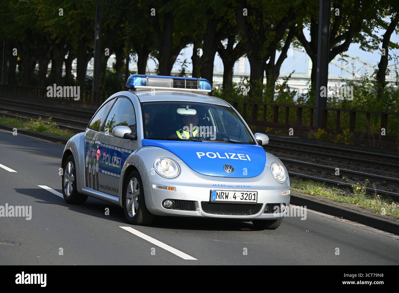 VOLKSWAGEN BEETLE als Einsatzfahrzeug der Polizei, Polizeiwagen ...