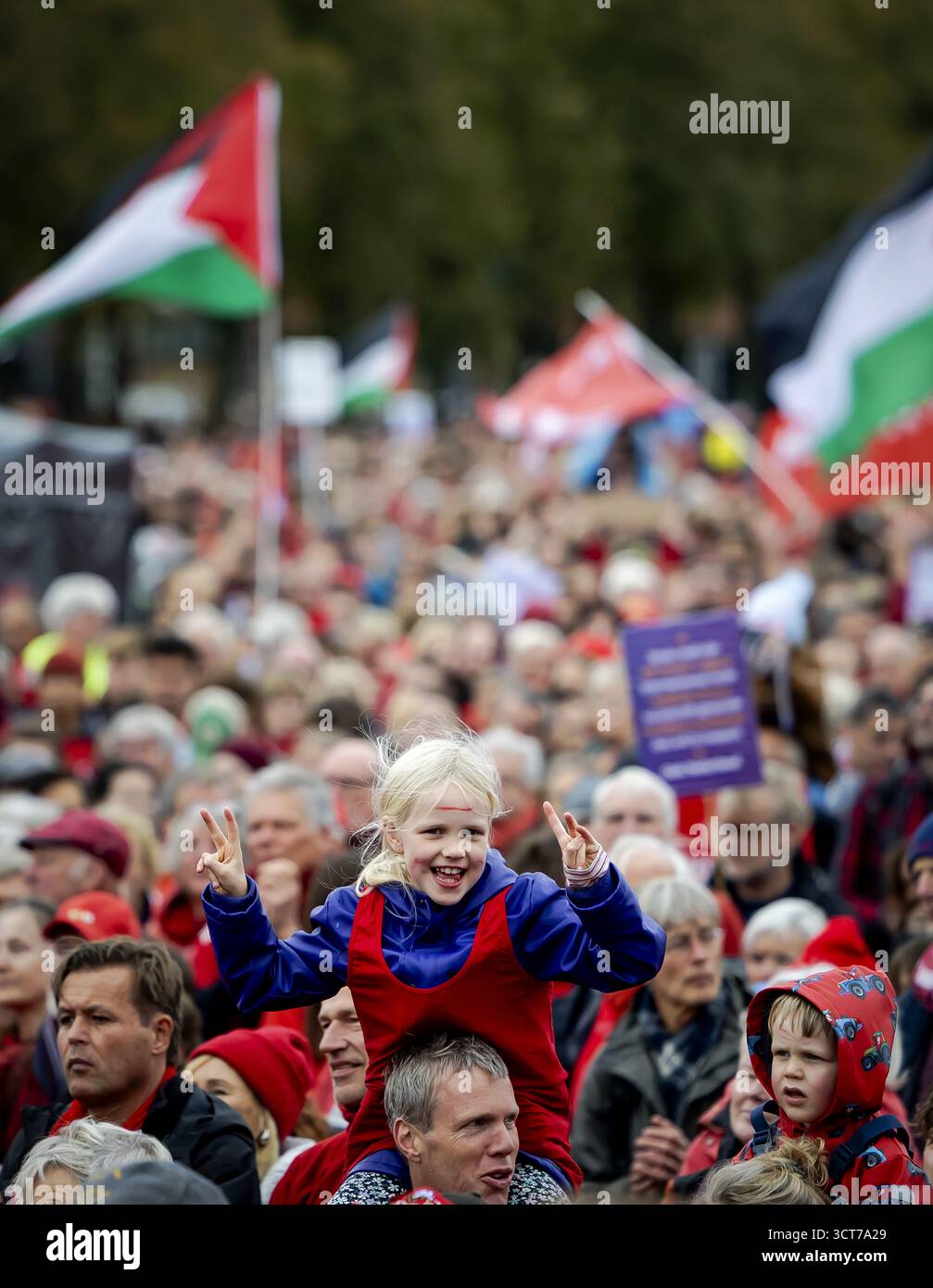 AMSTERDAM – Protesters are gathering at Museumplein for a Red Line ...
