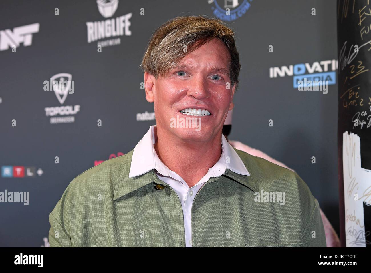 Stephan Steff Jerkel - THE ULTIMATE HYPE in der Rudolf-Weber-Arena in Oberhausen am 04.10.2025 ...