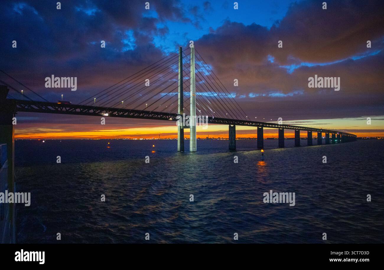 Öresund Bridge which connects Denmark and Sweden Stock Photo - Alamy