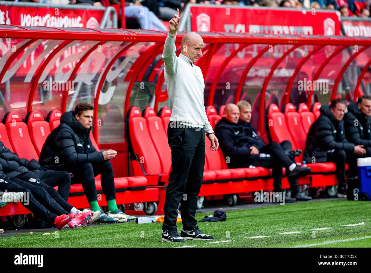 head coach Bas Sibum of Heracles Almelo gestures during the Eredivisie ...