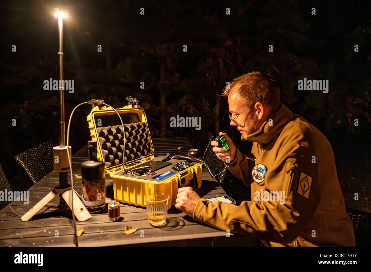 Transceiver radio on box hi-res stock photography and images - Alamy