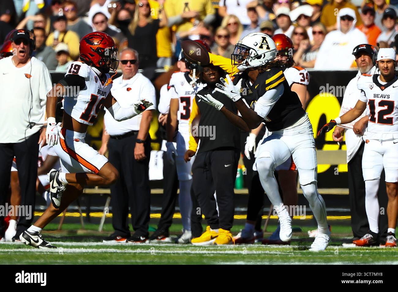 October 4, 2025: App State wide receiver Davion Dozier (1) catches the ...