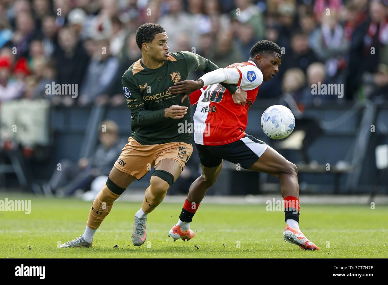 ROTTERDAM - (l-r) Adrian Blake of FC Utrecht, Givairo Read of Feyenoord ...