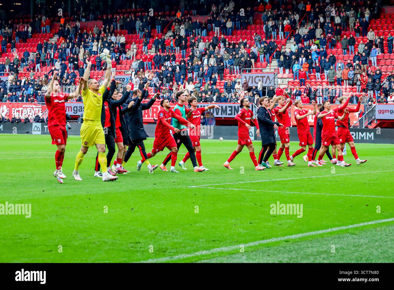 team of FC Twente celebrates during the Eredivisie match between FC ...