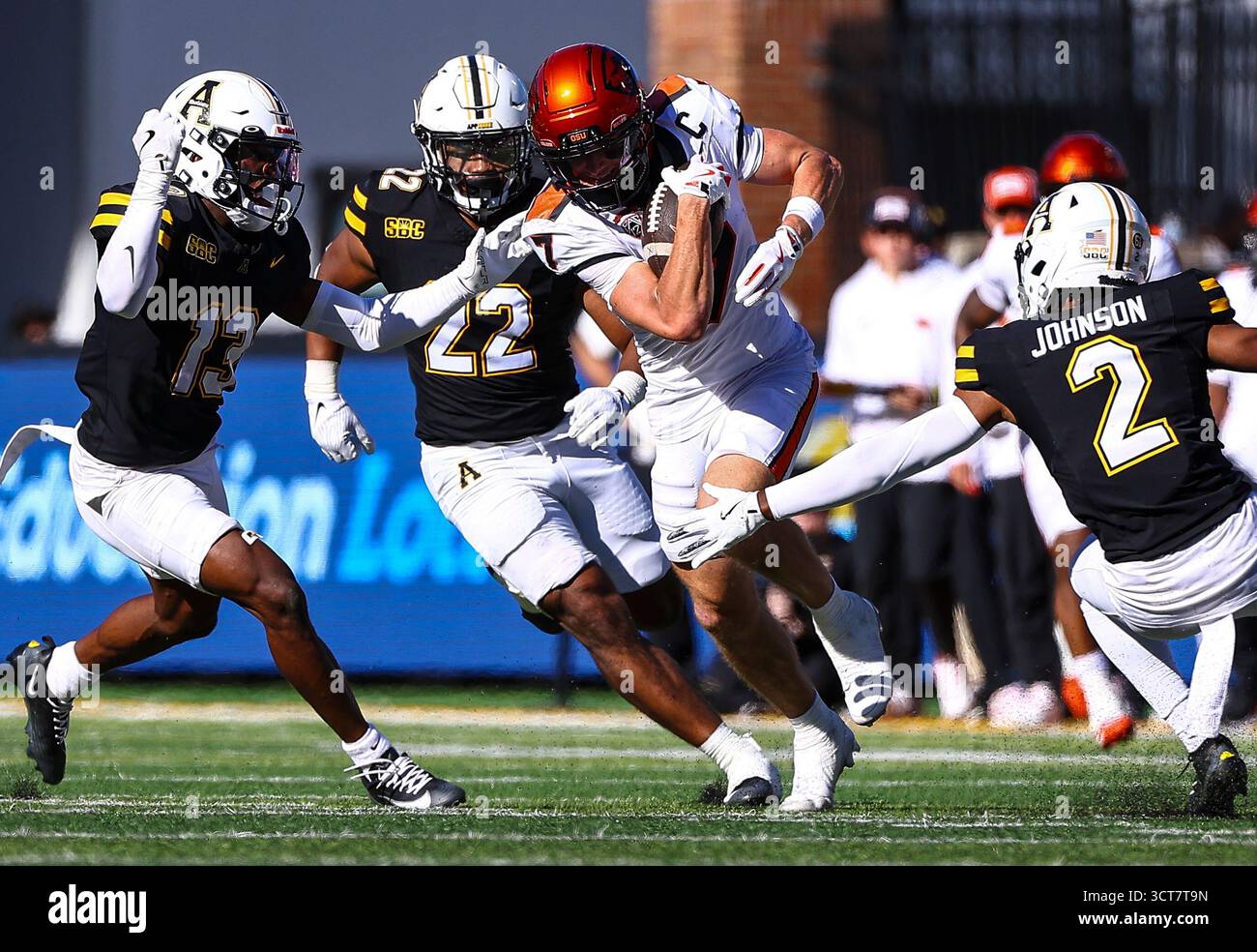 October 4, 2025: Oregon State wide receiver Trent Walker (7) breaks ...