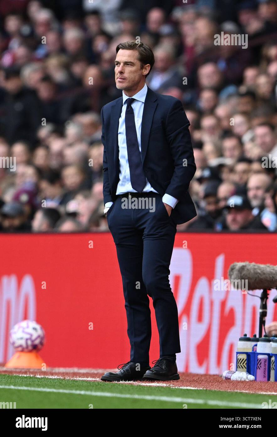 Burnley manager Scott Parker during the Premier League match at Villa ...