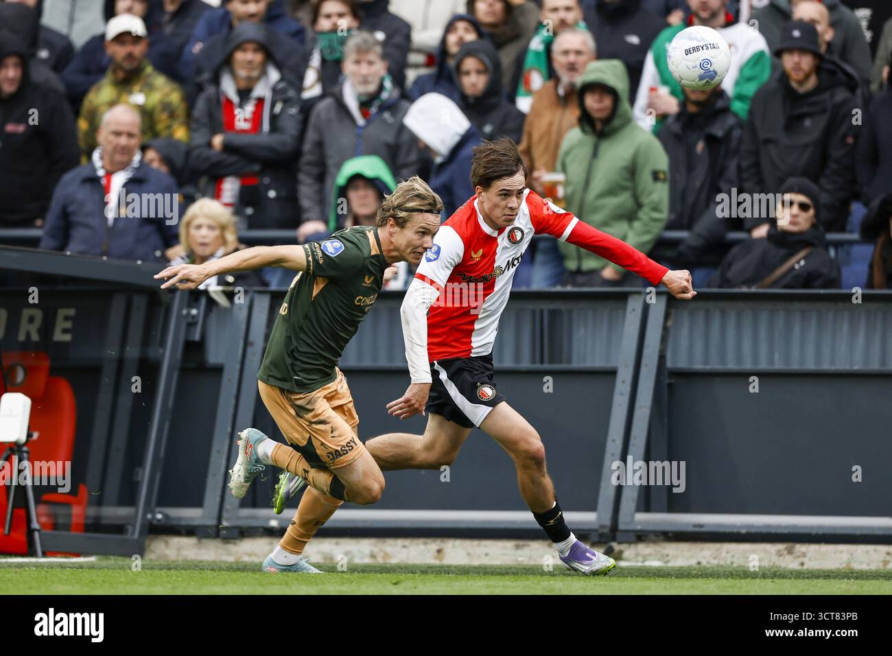 ROTTERDAM - (l-r) Niklas Vesterlund of FC Utrecht, Leo Sauer of ...