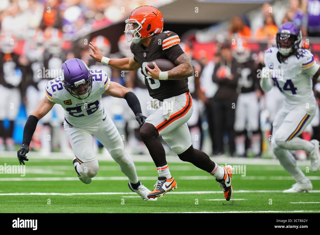Cleveland Browns quarterback Dillon Gabriel (8) scrambles during the ...