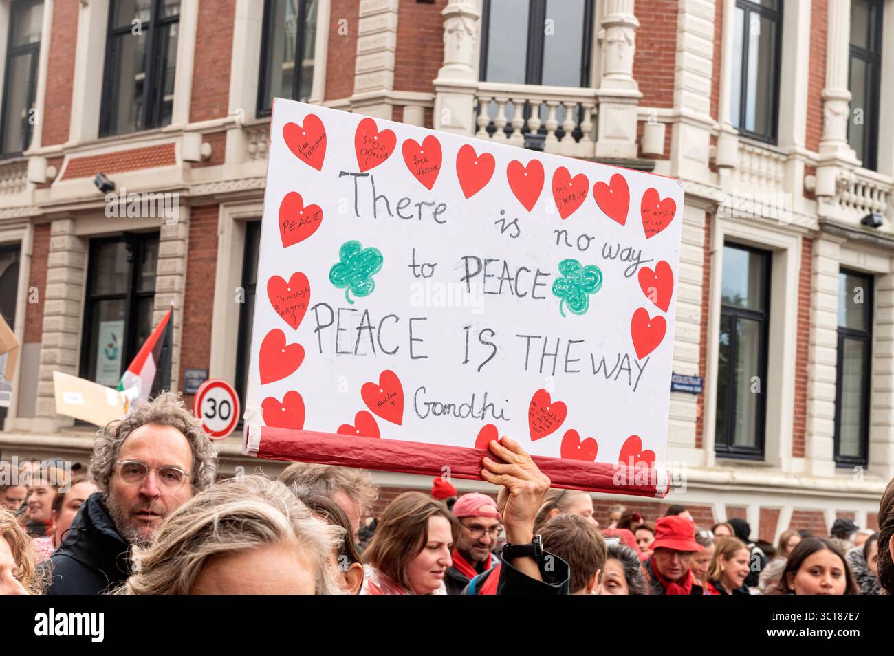 Amsterdam The Netherlands 5th October 2025 Rode lijn protest. Red line ...