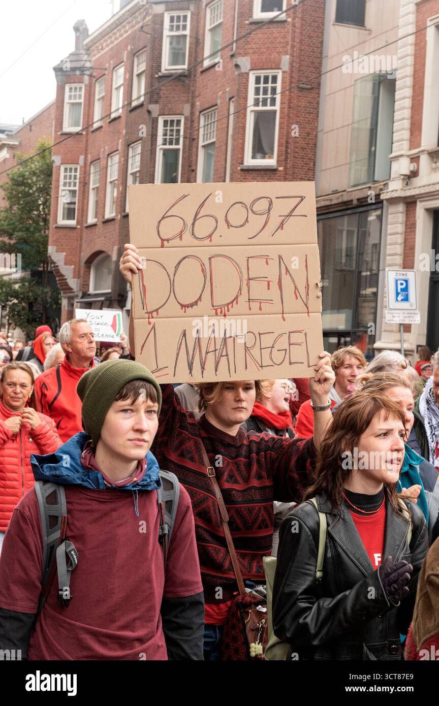 Amsterdam The Netherlands 5th October 2025 Rode lijn protest. Red line ...