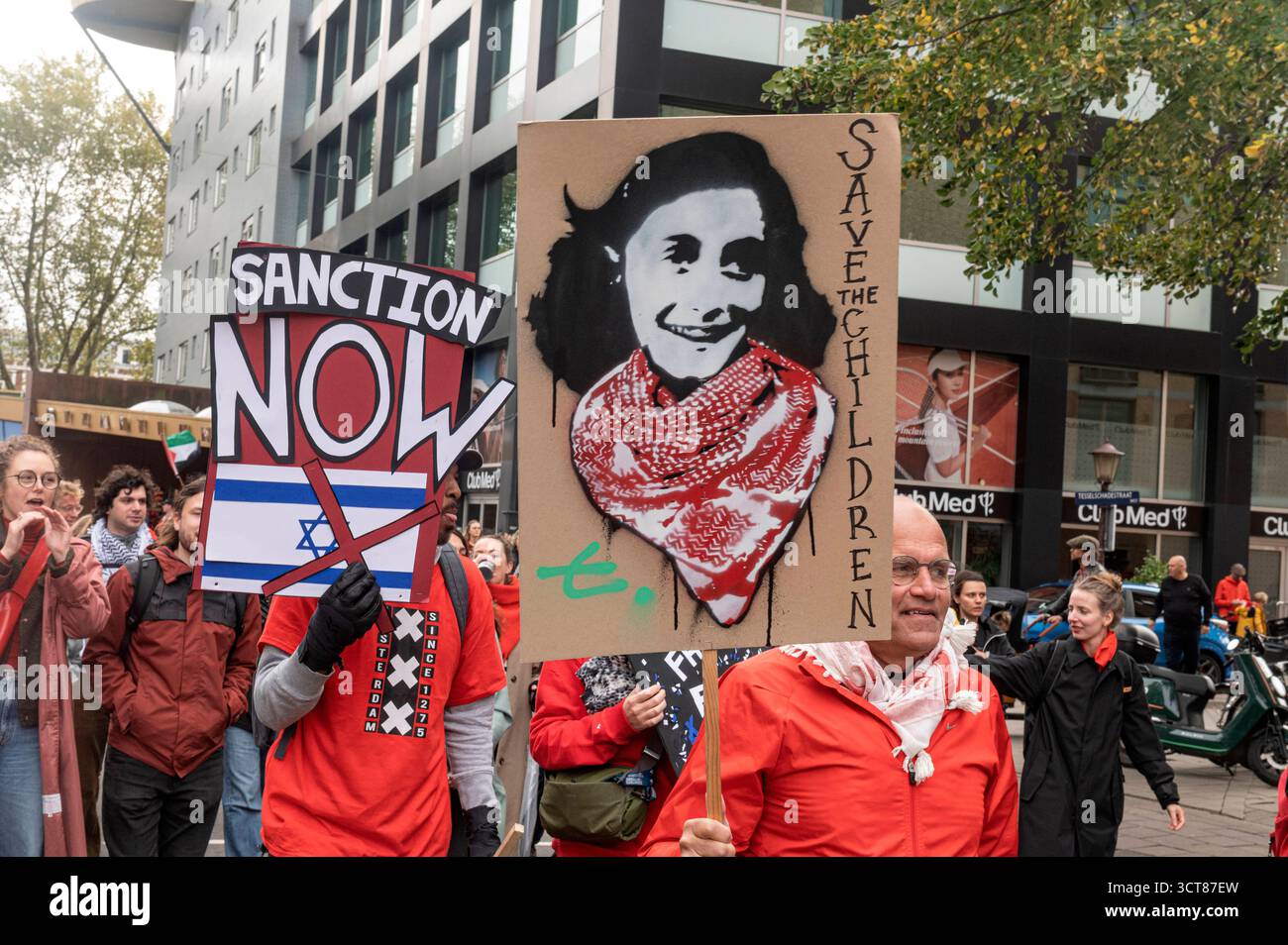 Amsterdam The Netherlands 5th October 2025 Rode lijn protest. Red line ...