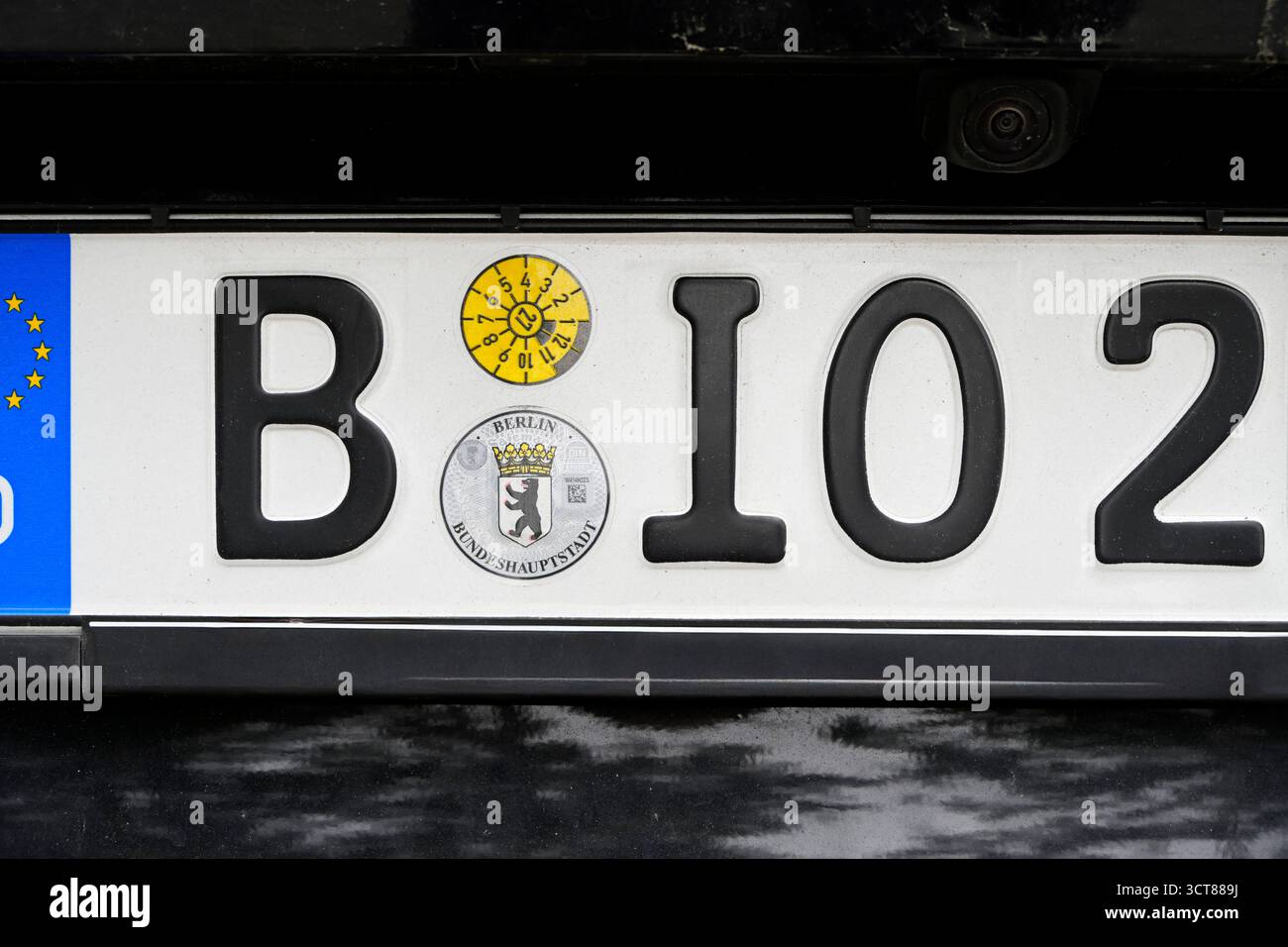 Autokennzeichen B-IO aus Berlin, Deutschland *** License plate B IO ...