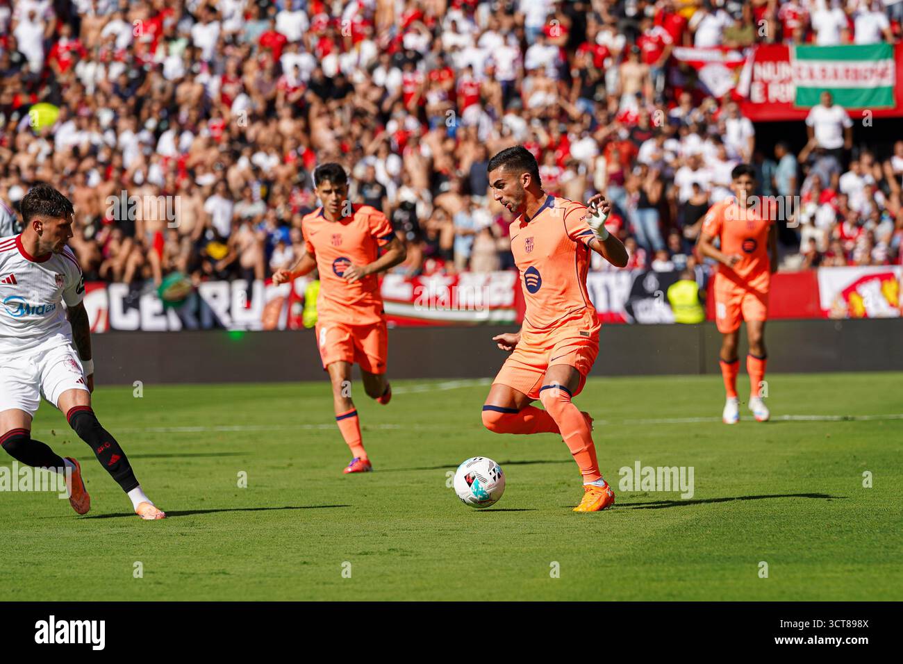 Ferran torres 2025 hi-res stock photography and images - Alamy