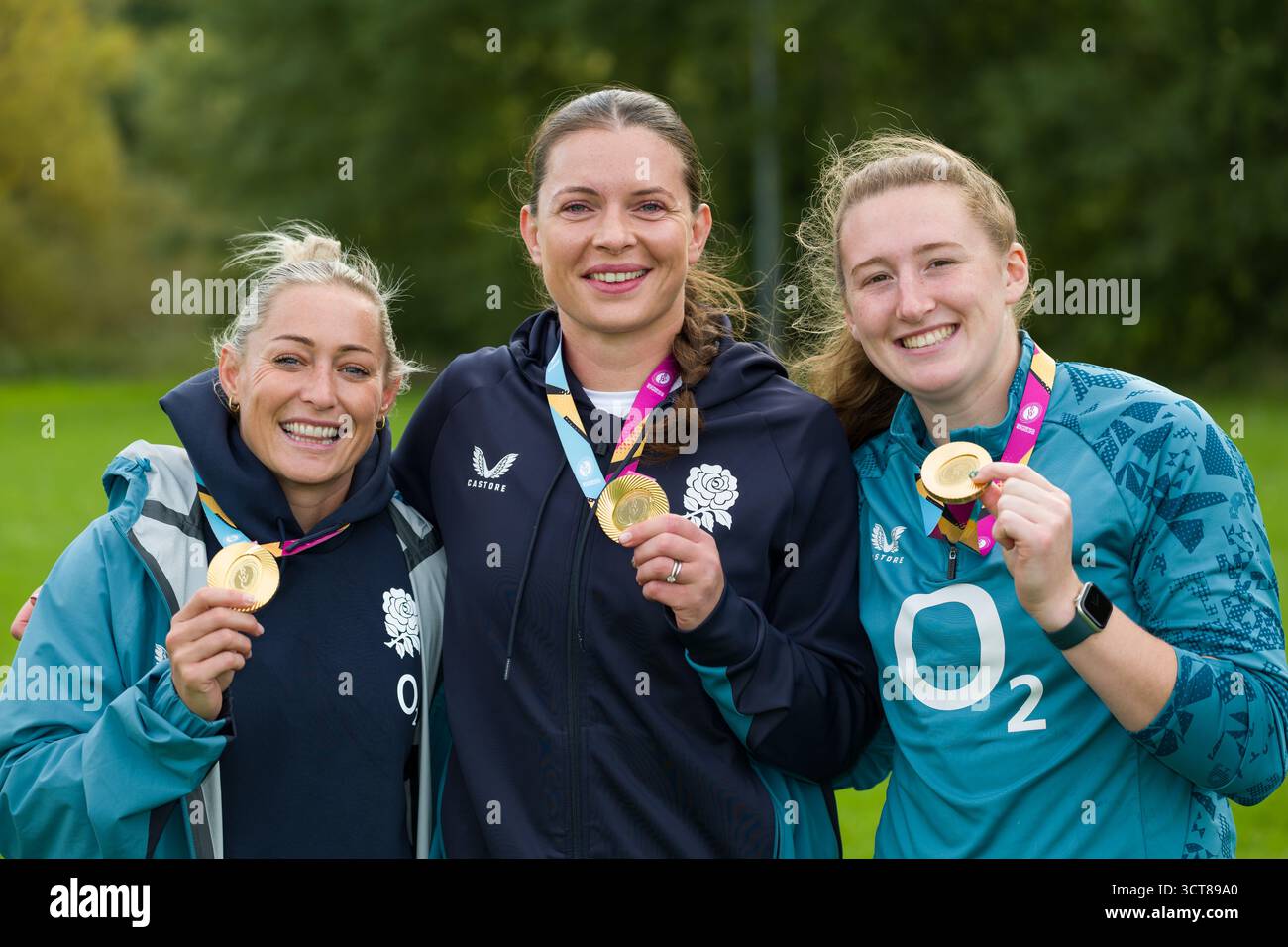 EDITORIAL USE ONLY England Women’s Rugby players (left to right ...