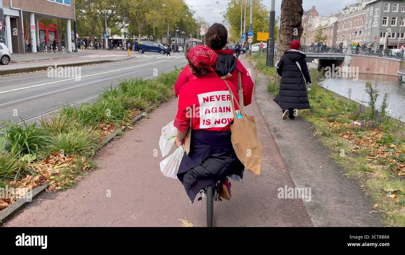 Amsterdam The Netherlands 5th October 2025 Rode lijn protest. Red line ...