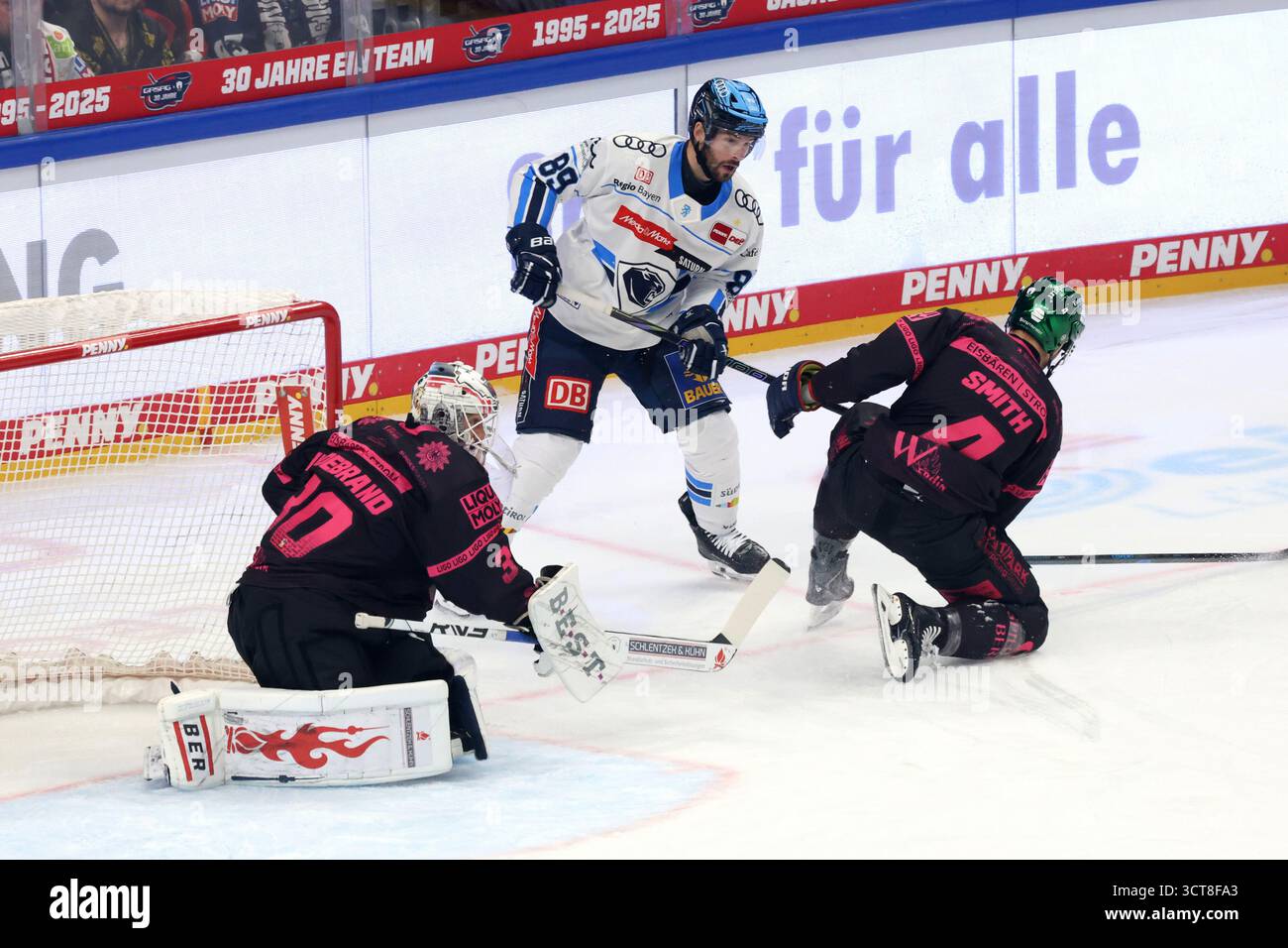 05.10.2025, Uber-Arena, Berlin, DEU, DEL, 1.EBL, Eisbaeren vs ...