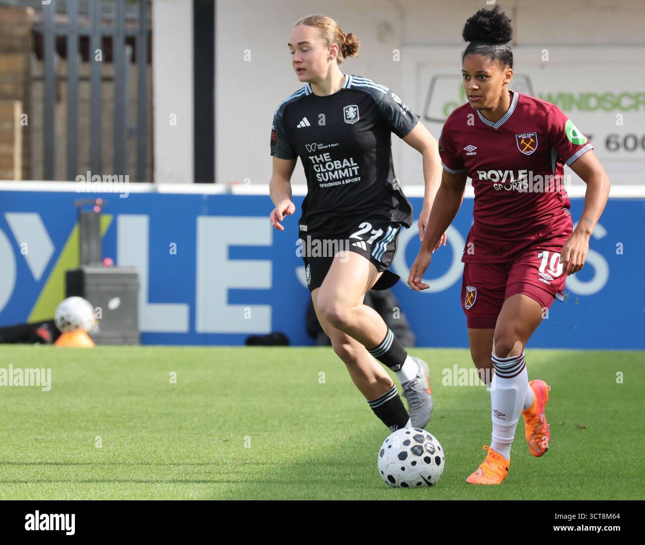 London, UK. 05th Oct, 2025. LONDON, ENGLAND - Shekiera Martinez of West ...