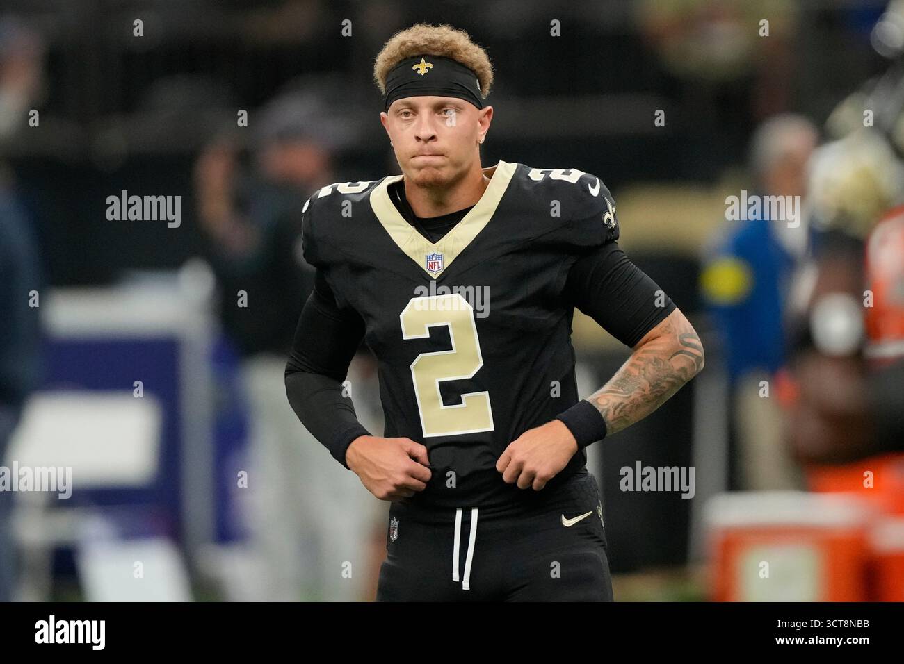 New Orleans Saints quarterback Spencer Rattler (2) warms up before an ...